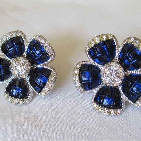 Avon | Jewelry | Vintage Earrings Nina Ricci For Avon Invisible Set ...